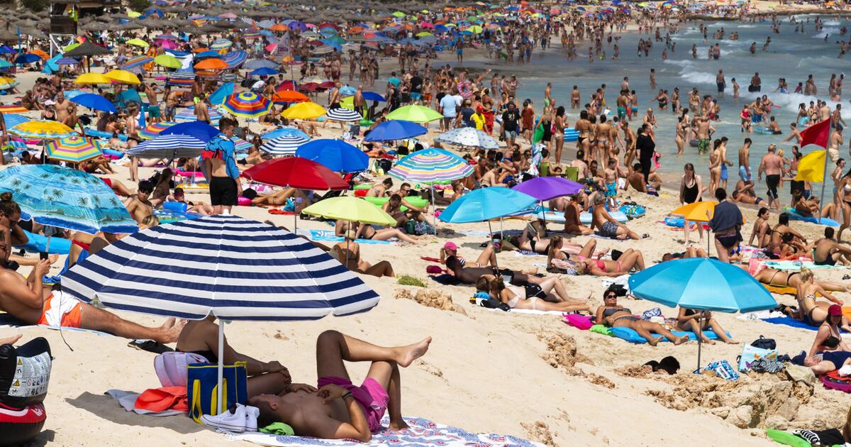 Schön, aber überfüllt: Das sind die zehn vollsten Strände Europas | 1&1