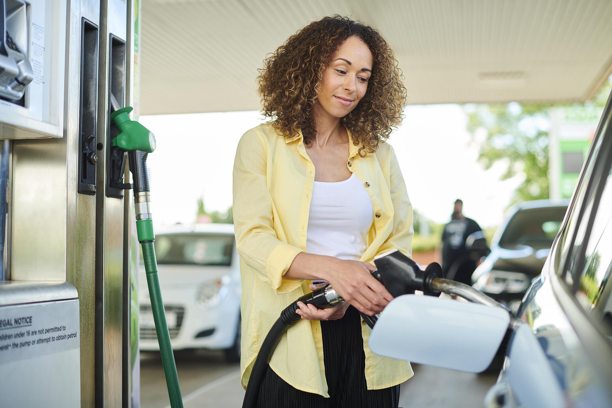 Tanken: Wo man auf der Fahrt in den Urlaub sparen kann | 1&1