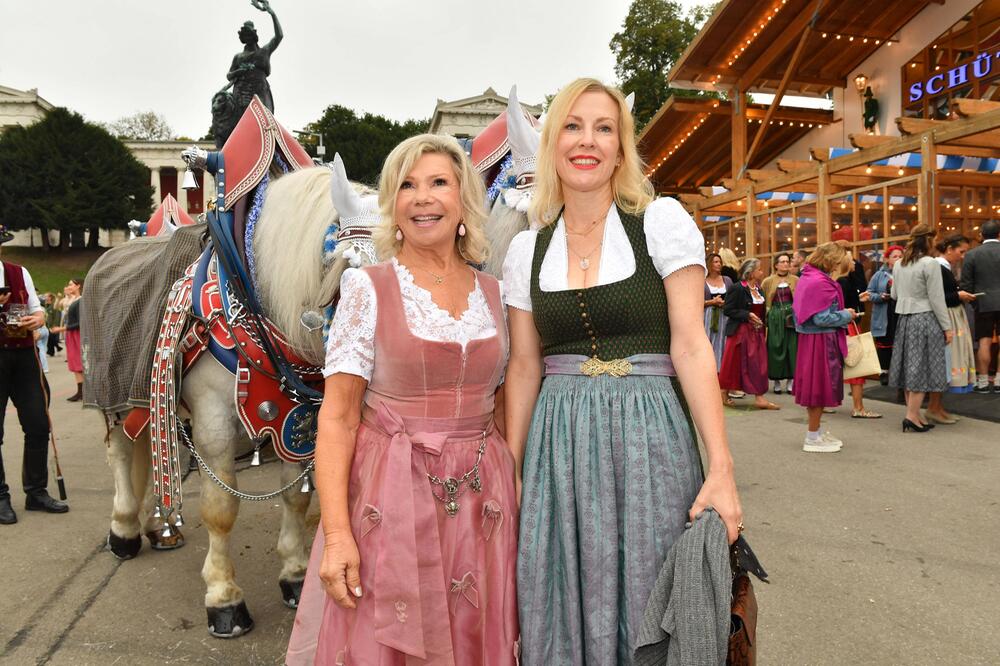 Fußballlegenden auf der Wiesn | 1&1