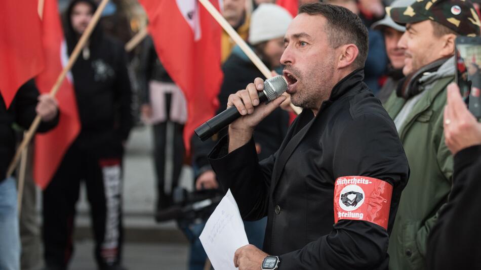 Verurteilte Rechtsextremistin Liebich gefasst | 1&1