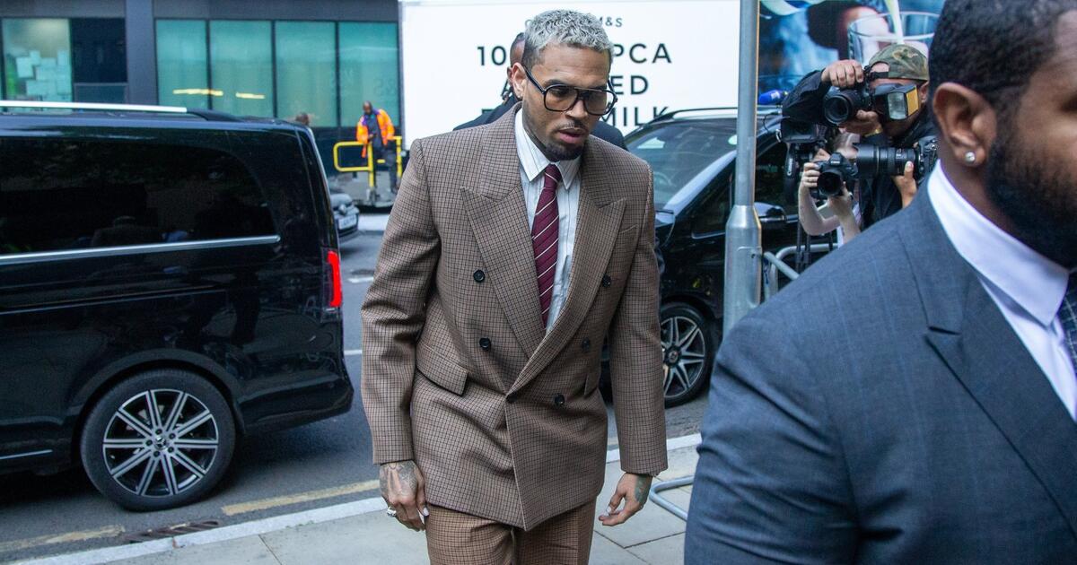 Mit Flasche attackiert: Chris Brown weist weitere Vorwürfe zurück | 1&1