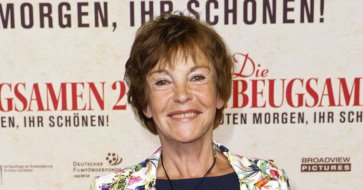 Schauspielerin Katrin Sass erhält Goldene Henne für ihr Lebenswerk | 1&1