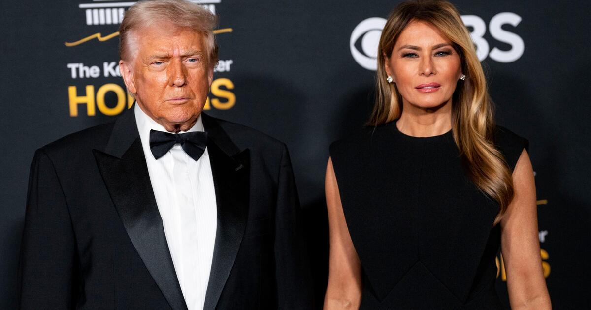 Donald Trump ehrt Sylvester Stallone und Co. und stichelt gegen Gäste | 1&1