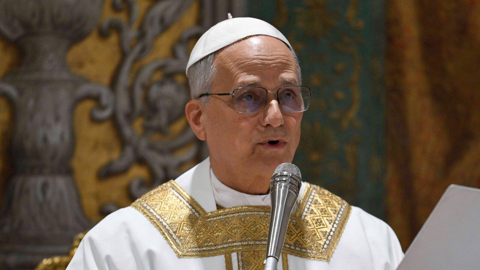 Diesen Royal schickt der Buckingham-Palast zur Messe vom neuen Papst | 1&1