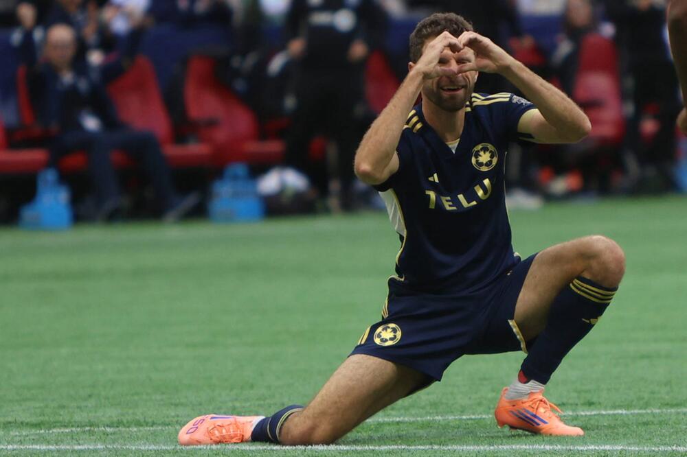 Fans feiern neuen Look von Thomas Müller: "Sieht fantastisch aus" | 1&1