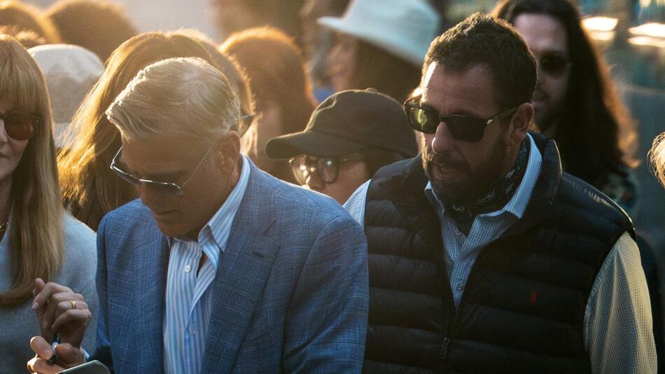 Duo in "Jay Kelly": George Clooney schwärmt von Adam Sandlers Talent | 1&1