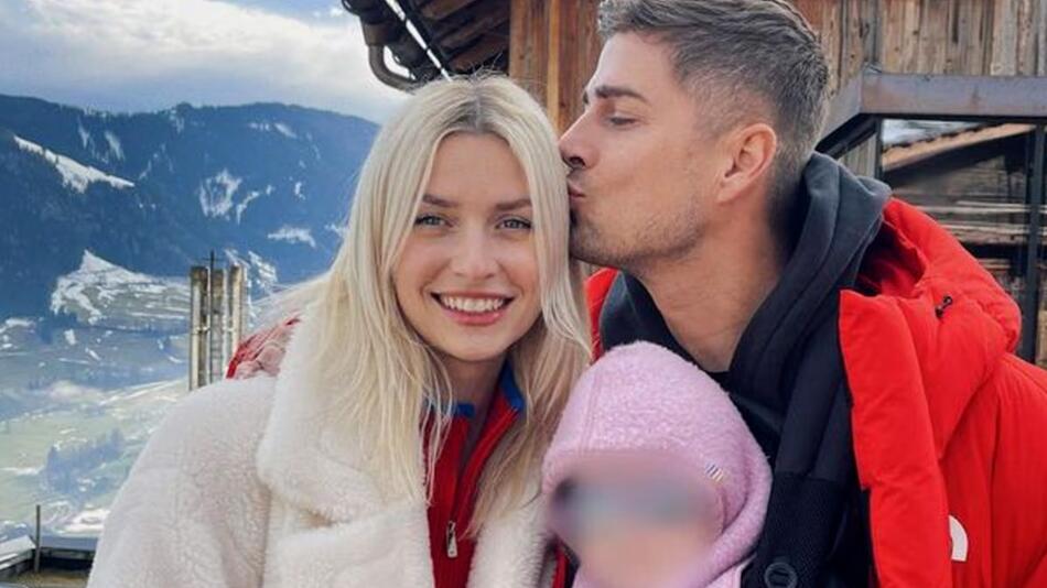 Lena Gerckes Urlaubsbilder: Zwischen Planschbecken und Ponys - Video | 1&1