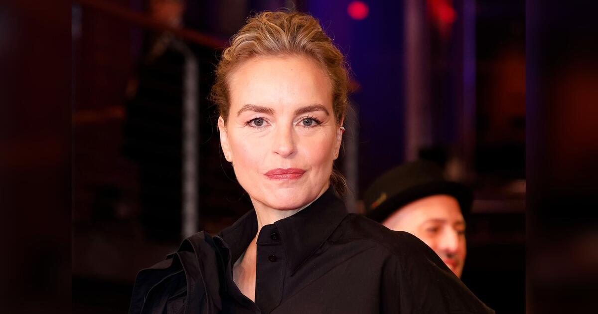 Nina Hoss im Interview: Darum hat sie keine Angst mehr vor dem Tod | 1&1