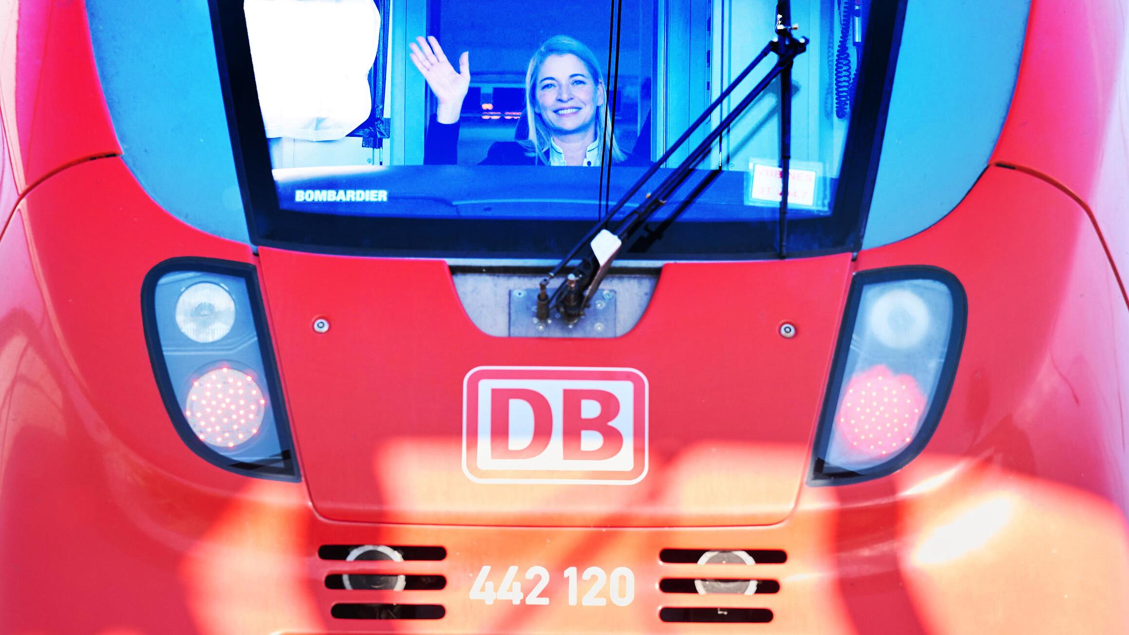 DB-Vorständin fordert "Deutschlandticket 2.0" | 1&1