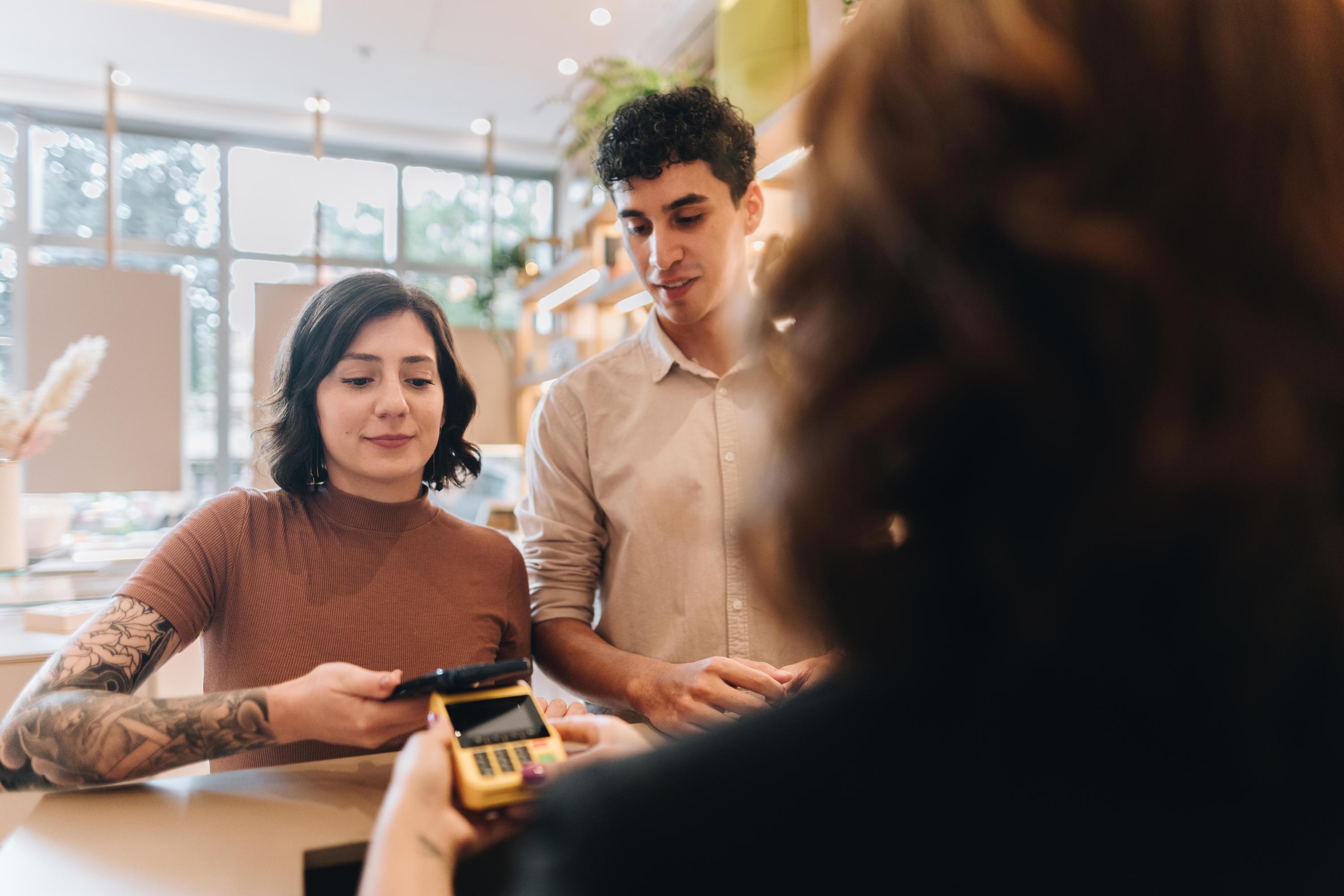 Mehr Geld als der Partner – was tun? | 1&1