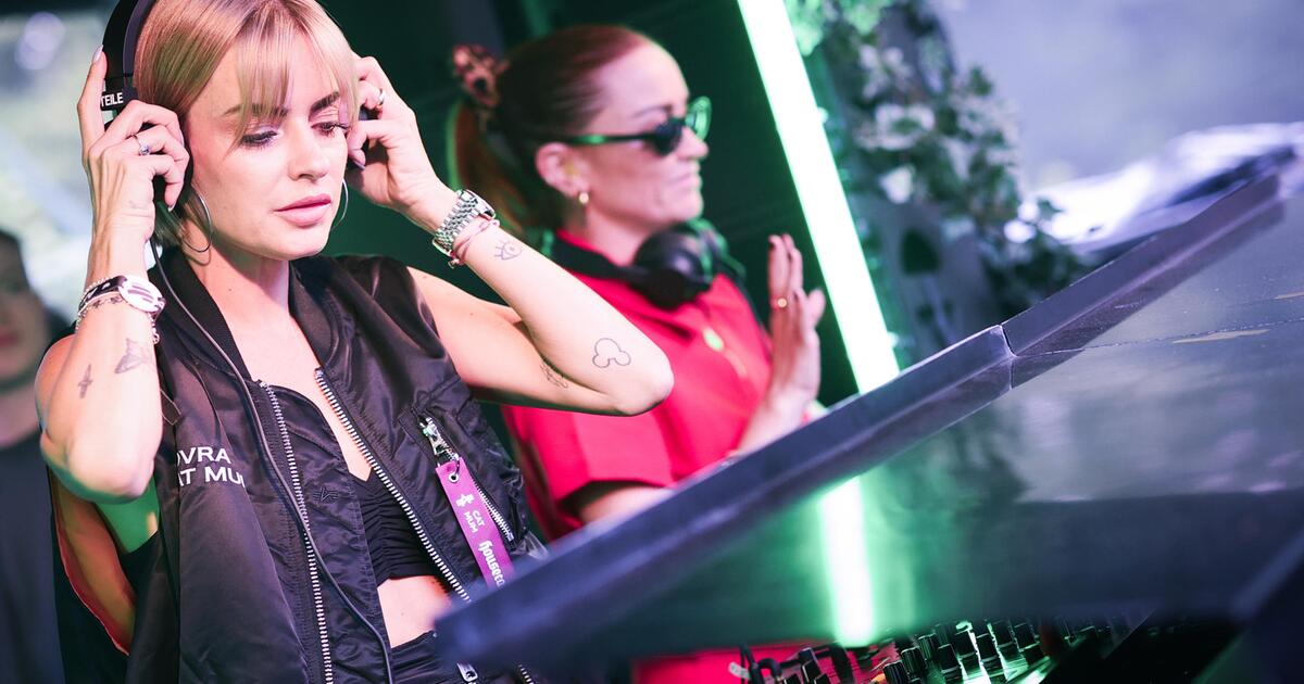 Mit diesen Stars feierte DJ LOVRA auf dem Coachella | 1&1