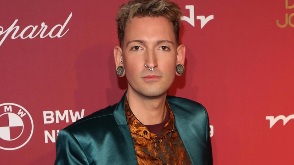 "Bares für Rares"-Star Fabian Kahl muss in die Notaufnahme - Video | 1&1