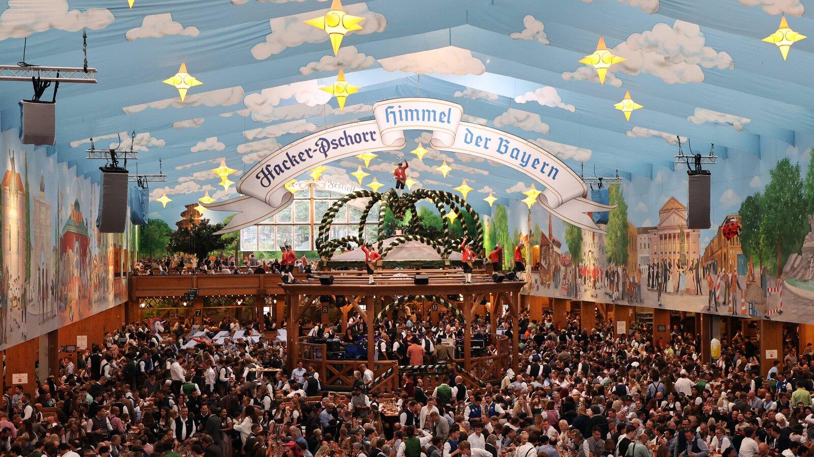 Oktoberfest 2025: Zwei Songs kämpfen um die Wiesn-Hit-Krone | 1&1