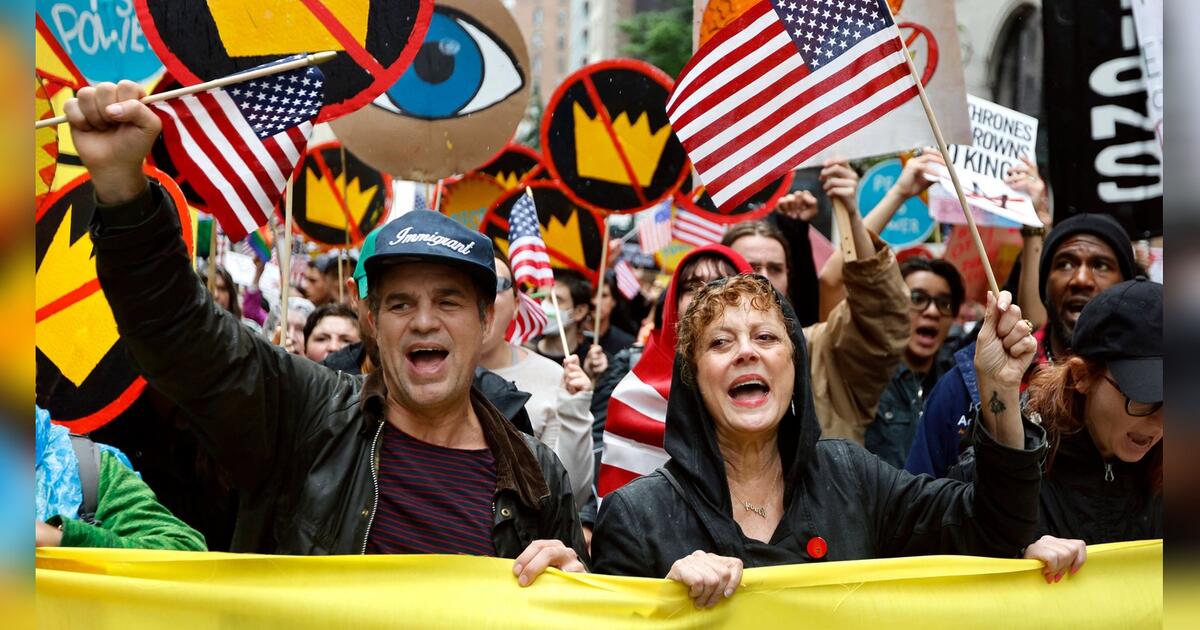 "No Kings": Hollywood demonstriert gegen Trump und seine Politik | 1&1