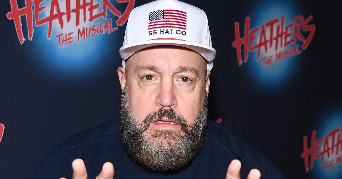 Kevin James solo beim Super Bowl: Das steckt hinter der viralen Aktion ...