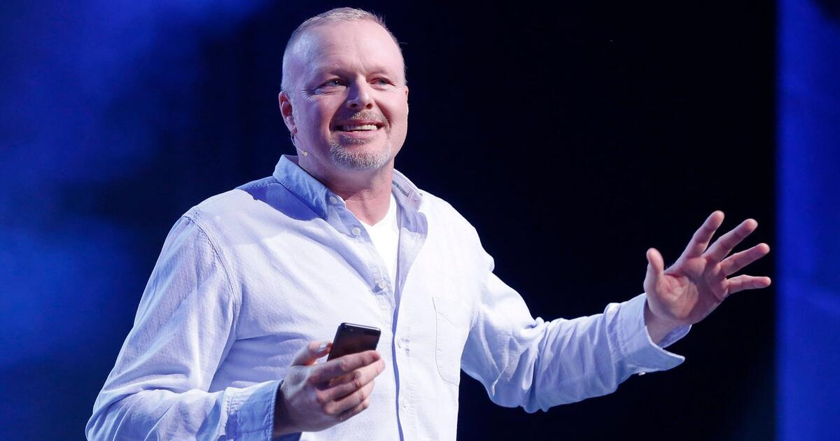 Stefan Raab kündigt neues Live-Format an | 1&1
