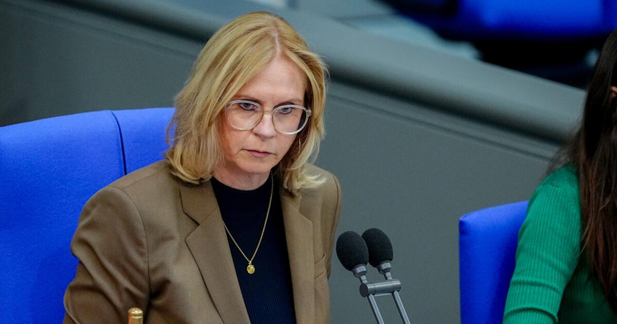 Umgang mit Israel: Bundestagsvizepräsidentin Lindholz widerspricht Merz ...