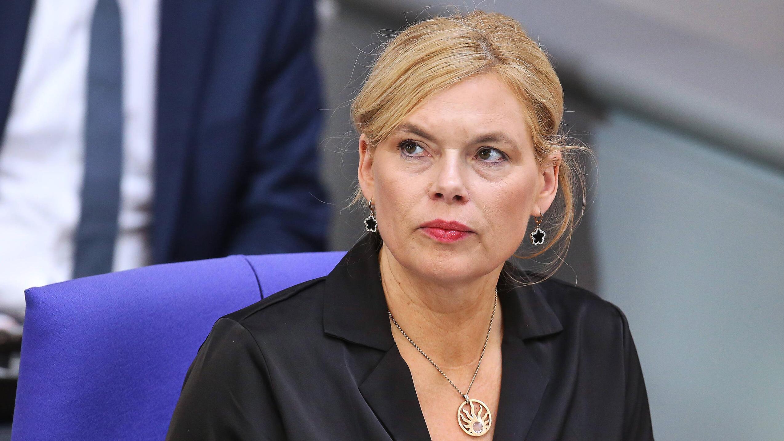 Julia Klöckner: Die neue Strenge im Bundestag | 1&1