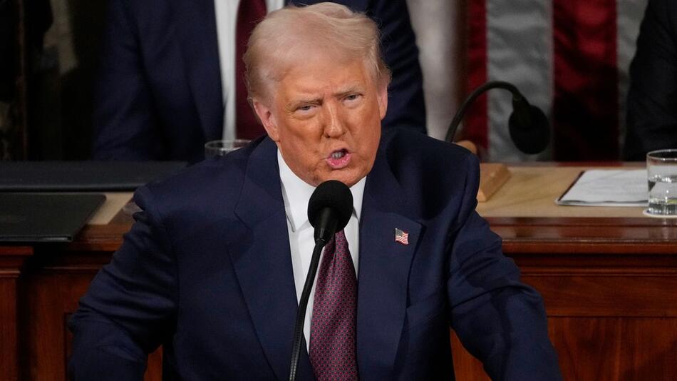 Angriffe auf die Ukraine: Trump droht Moskau mit Sanktionen | 1&1