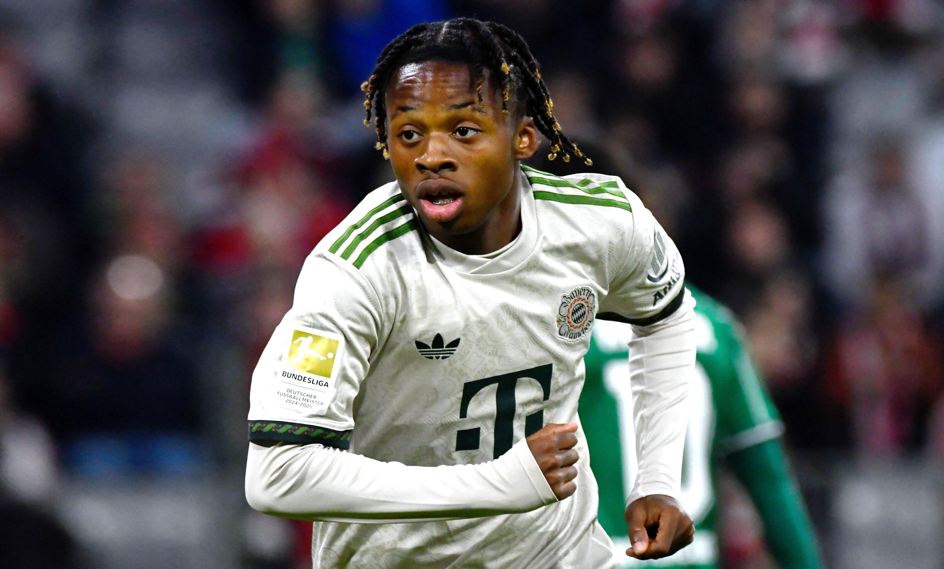 Bayern-Talent Wisdom Mike: Warum sein Transfer als "geschmacklos" galt | 1&1