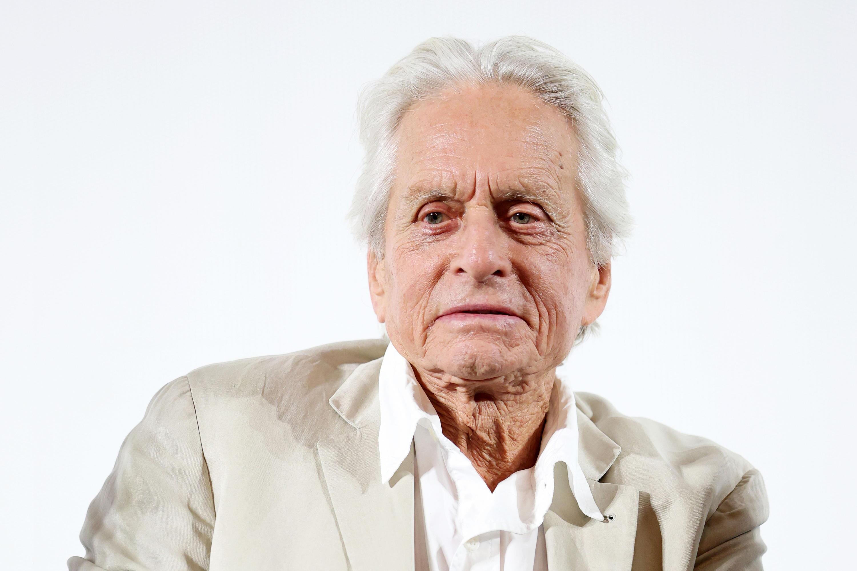 "Schäme mich": Michael Douglas bittet für die USA um Entschuldigung | 1&1