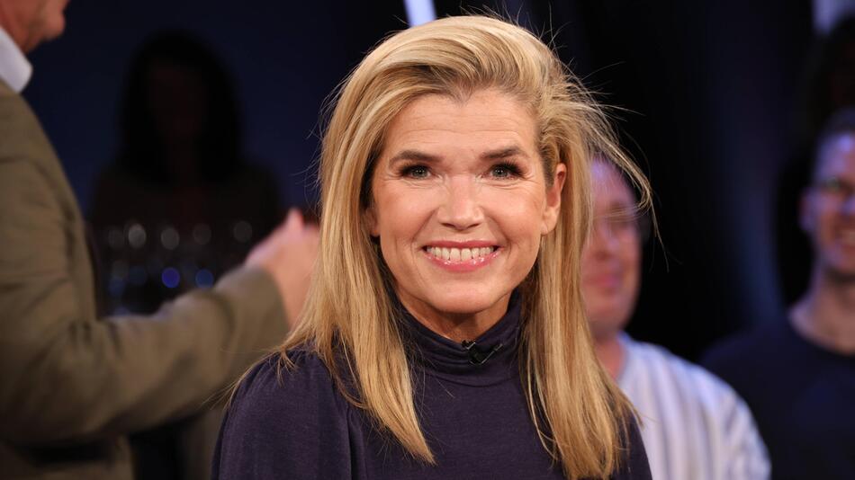 "Kontrolliere Tickets": Anke Engelke arbeitet bei der Deutschen Bahn | 1&1