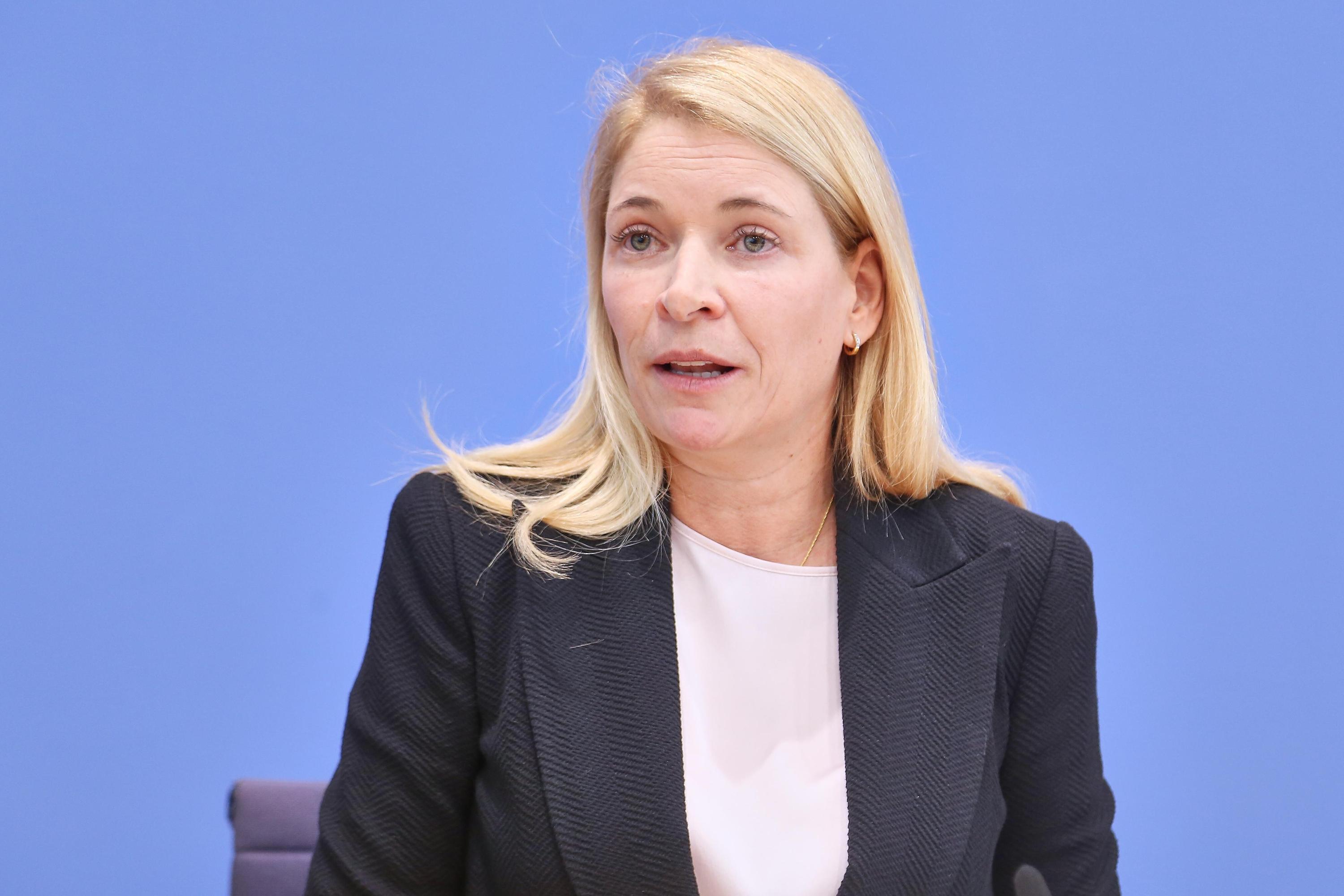 Evelyn Palla als neue Bahnchefin bestätigt | 1&1