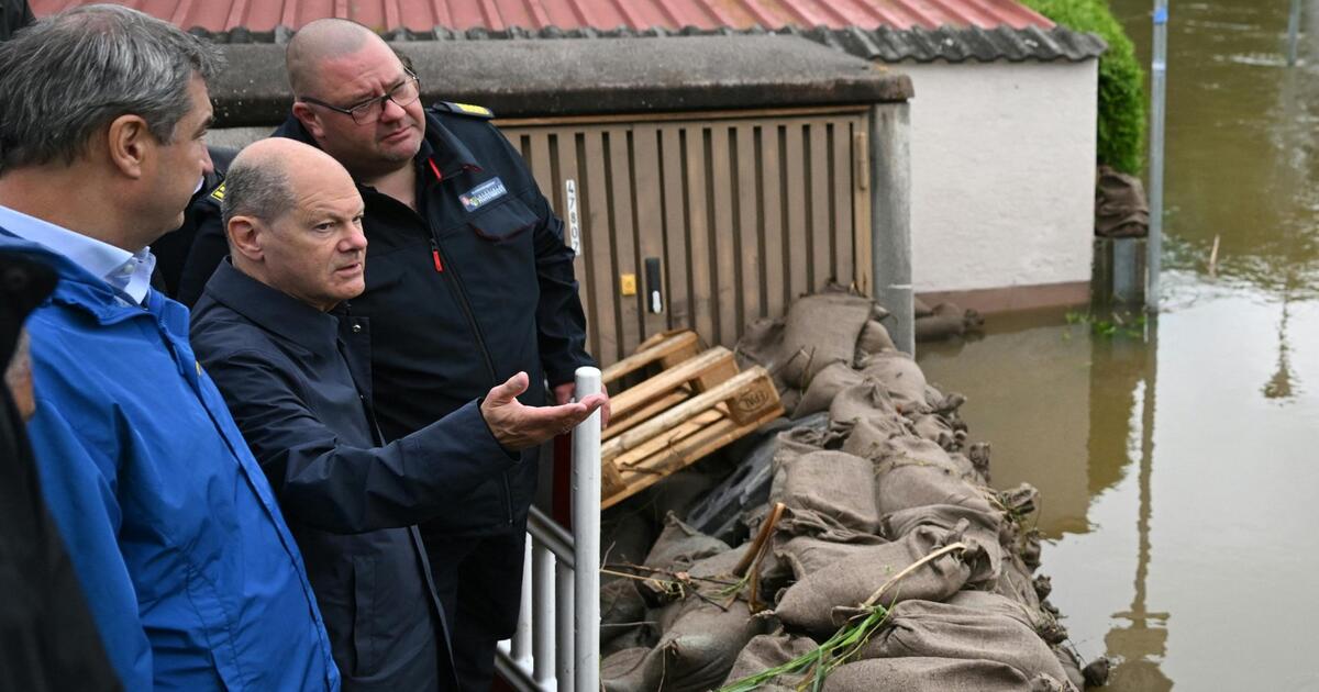 Scholz im Hochwassergebiet in Bayern - Kanzler stellt Hilfe in Aussicht | 1&1