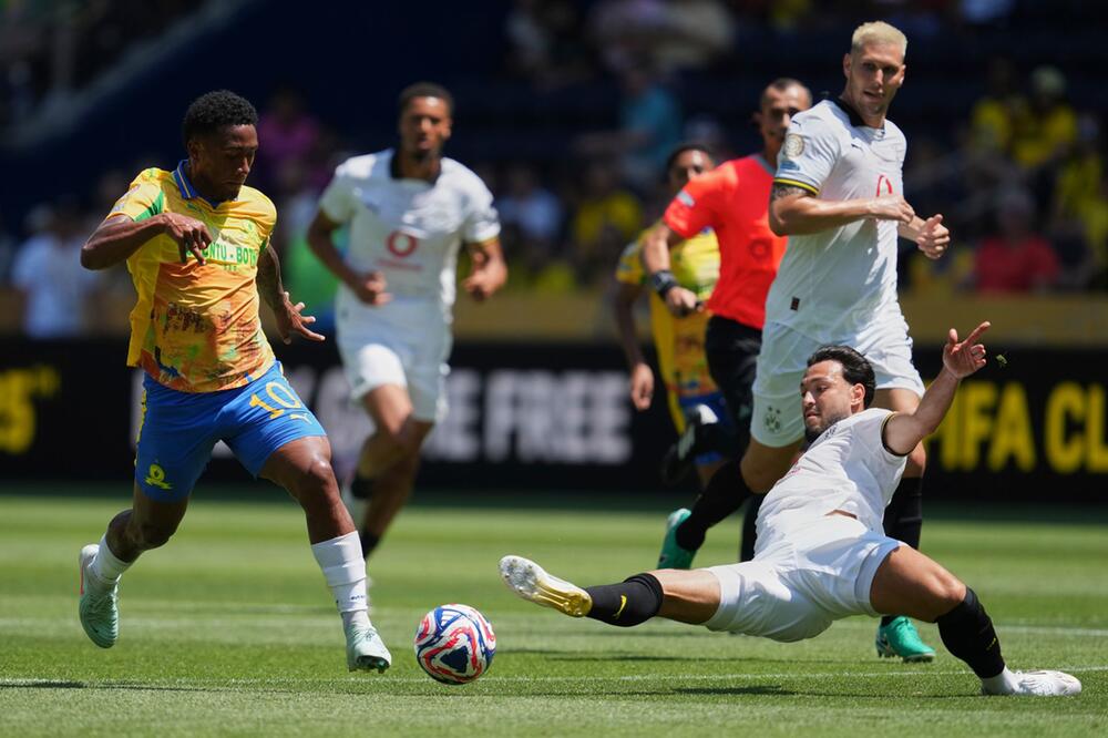 Zittersieg und Bellingham-Tor: BVB gewinnt Hitzeschlacht | 1&1