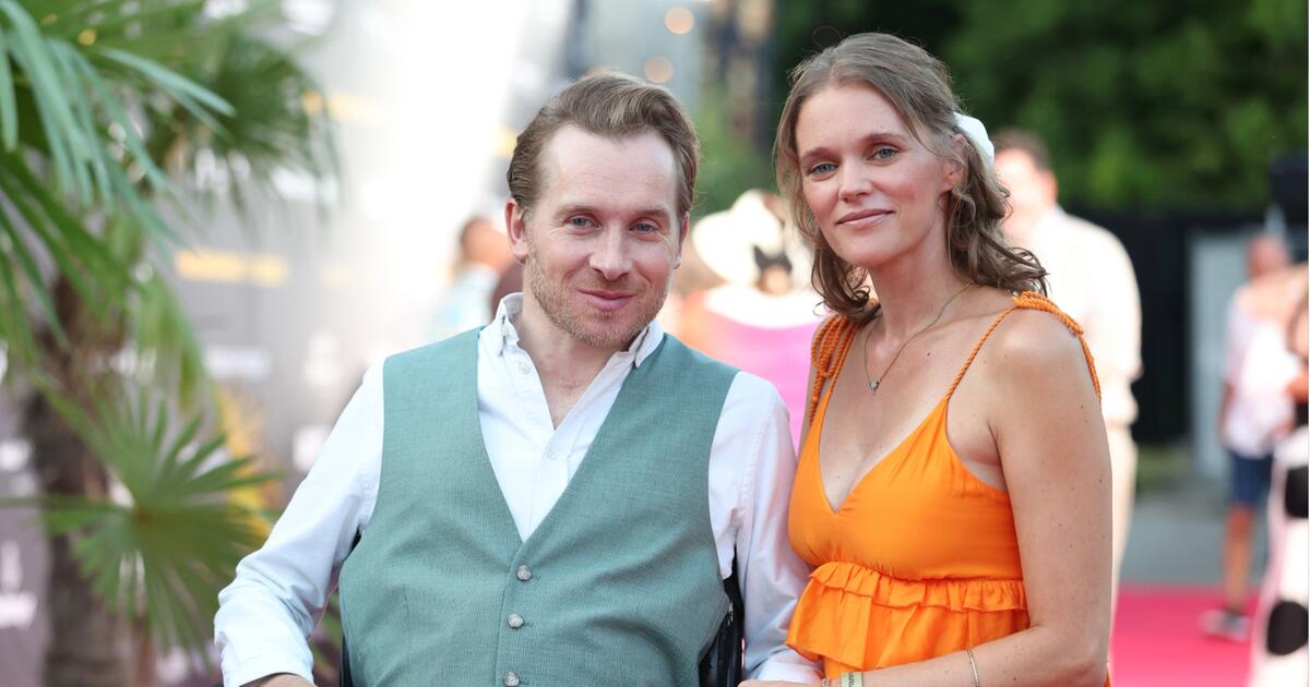Samuel und Sarah Elena Koch erwarten ein Baby - Video | 1&1