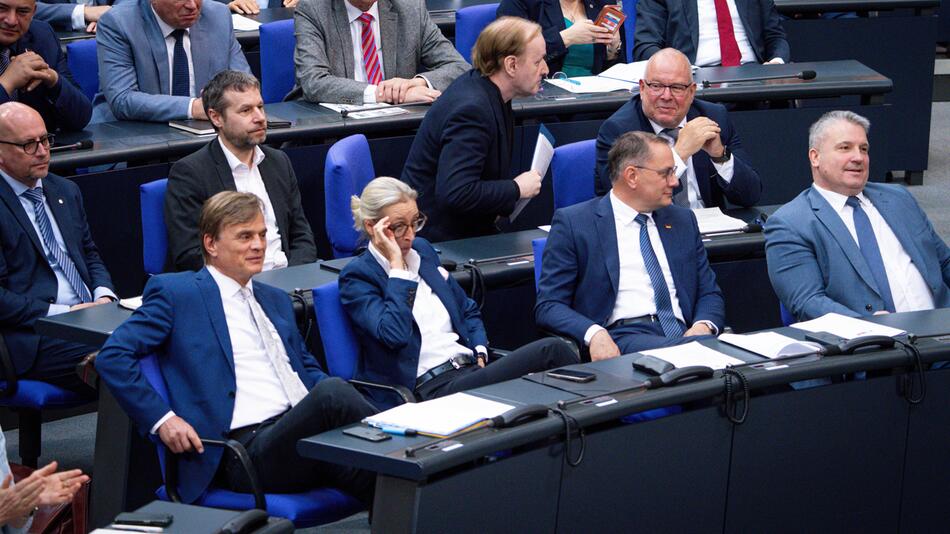 SPD-Politiker drängen auf Entscheidung im Umgang mit AfD | 1&1