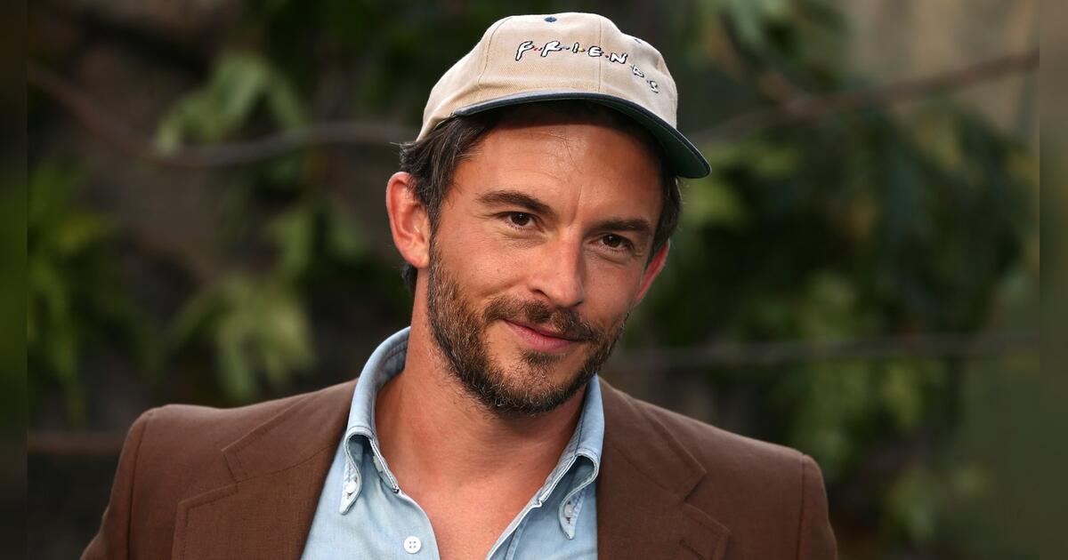 Jonathan Bailey spricht über seine Zukunft bei "Bridgerton" | 1&1