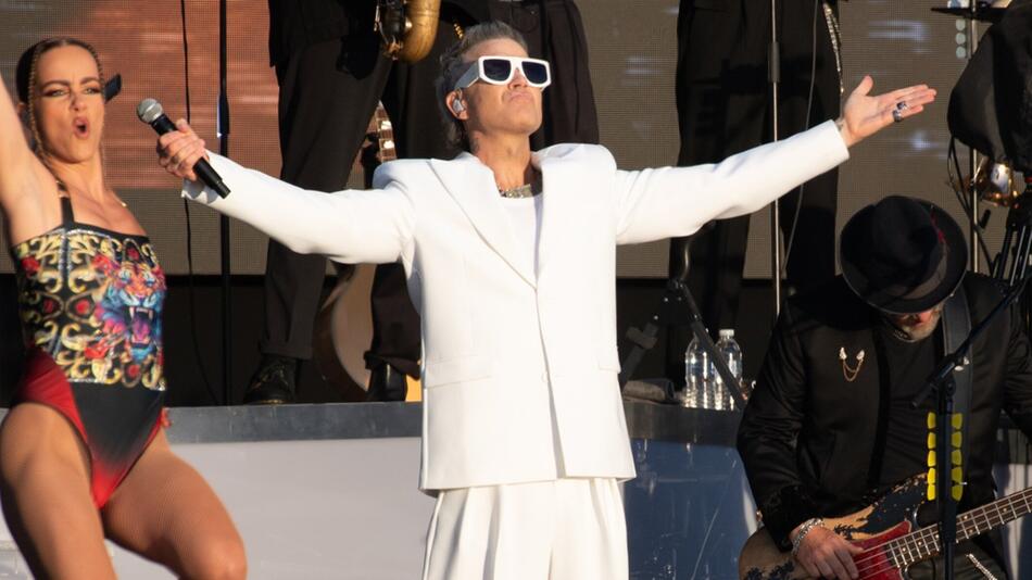 Einziges Deutschland-Konzert im Jahr 2026: Robbie Williams live in ...