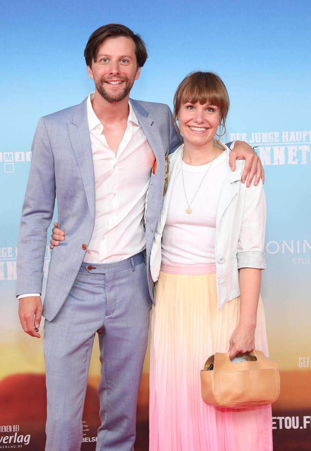 "Sturm der Liebe"-Star Isabell Stern liebt einen jüngeren Mann | 1&1