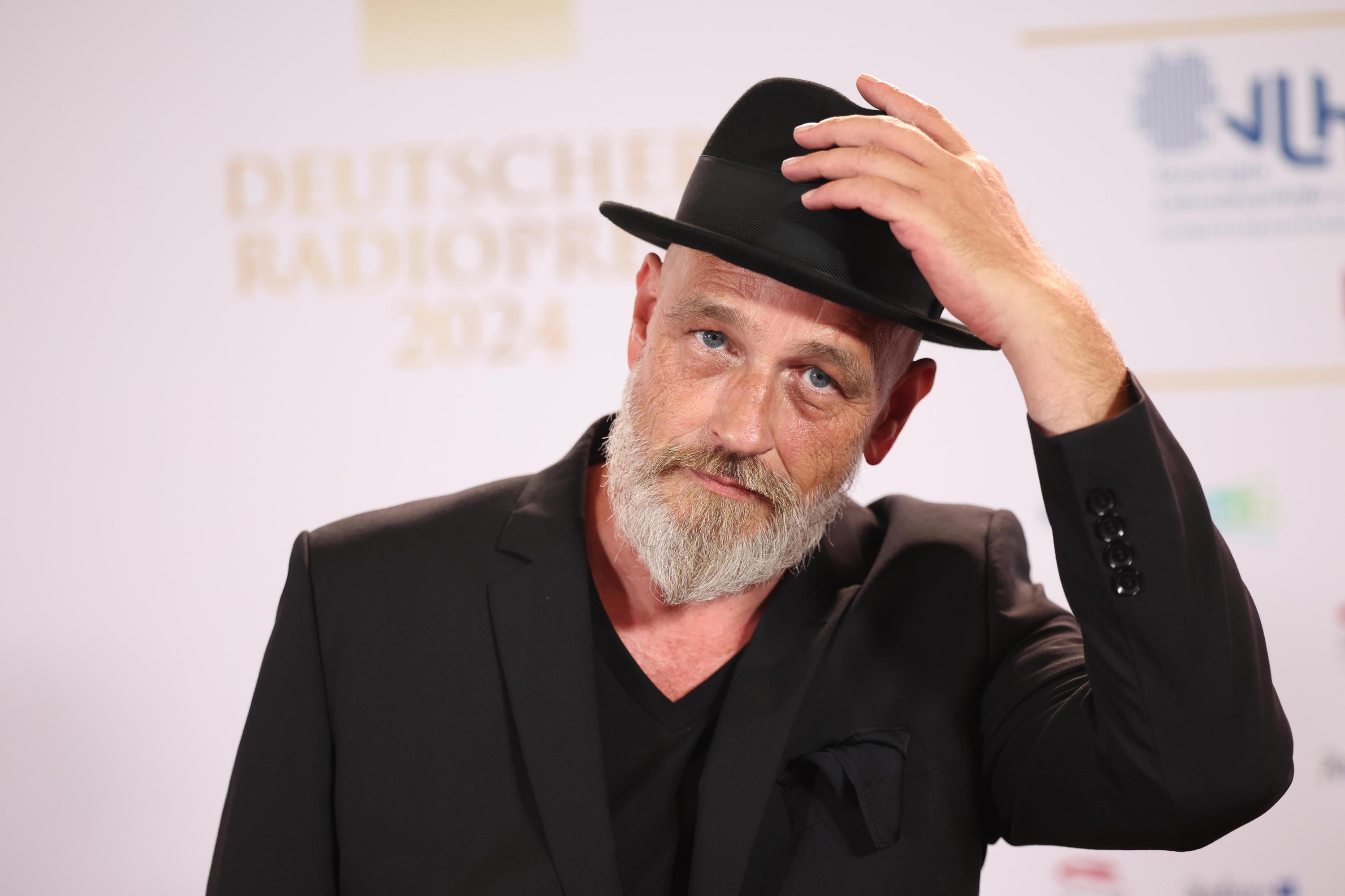 Torsten Sträter sagt wegen Erkrankung alle Auftritte ab | 1&1