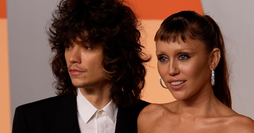 Miley Cyrus und Maxx Morando offiziell als Paar bei den Oscars - Video ...