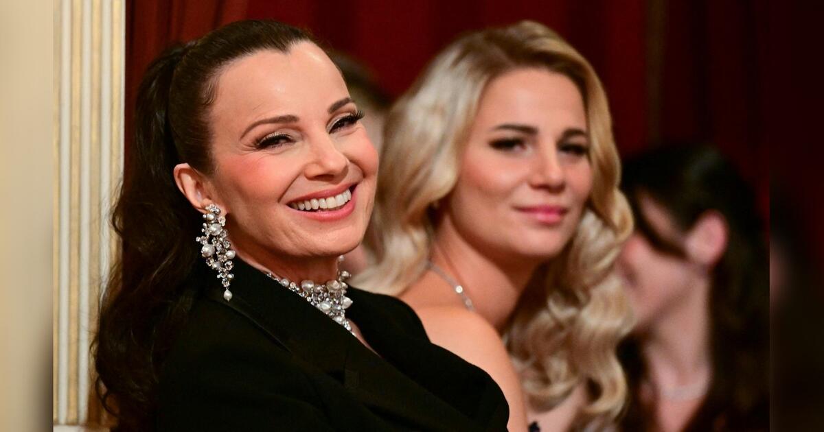 Fran Drescher bezaubert beim Wiener Opernball | 1&1