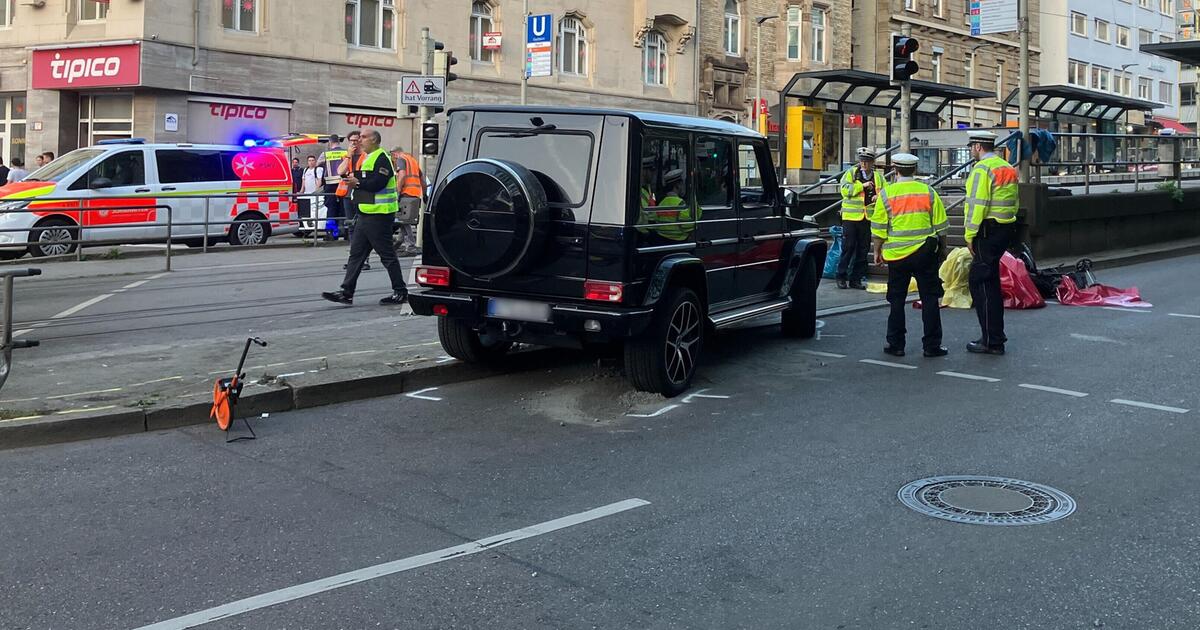 Auto fährt in Stuttgart in Menschengruppe: War es ein Unfall? | 1&1