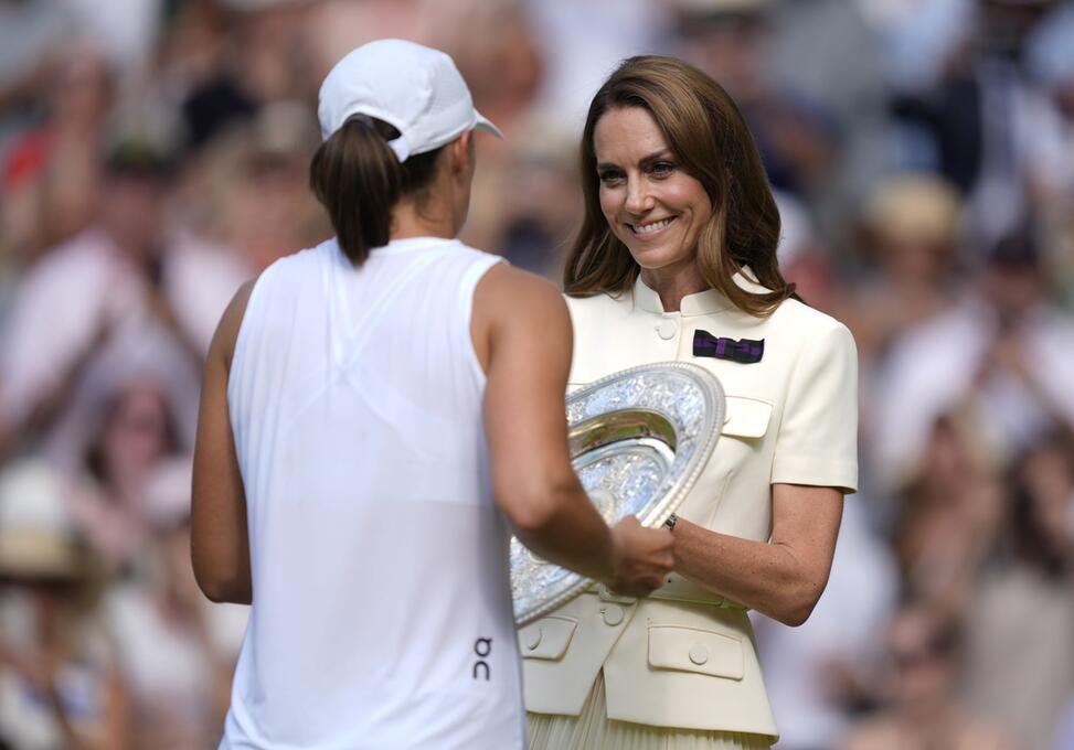 Bei Wimbledon: Prinzessin Kate mit Standing Ovations begrüßt | 1&1