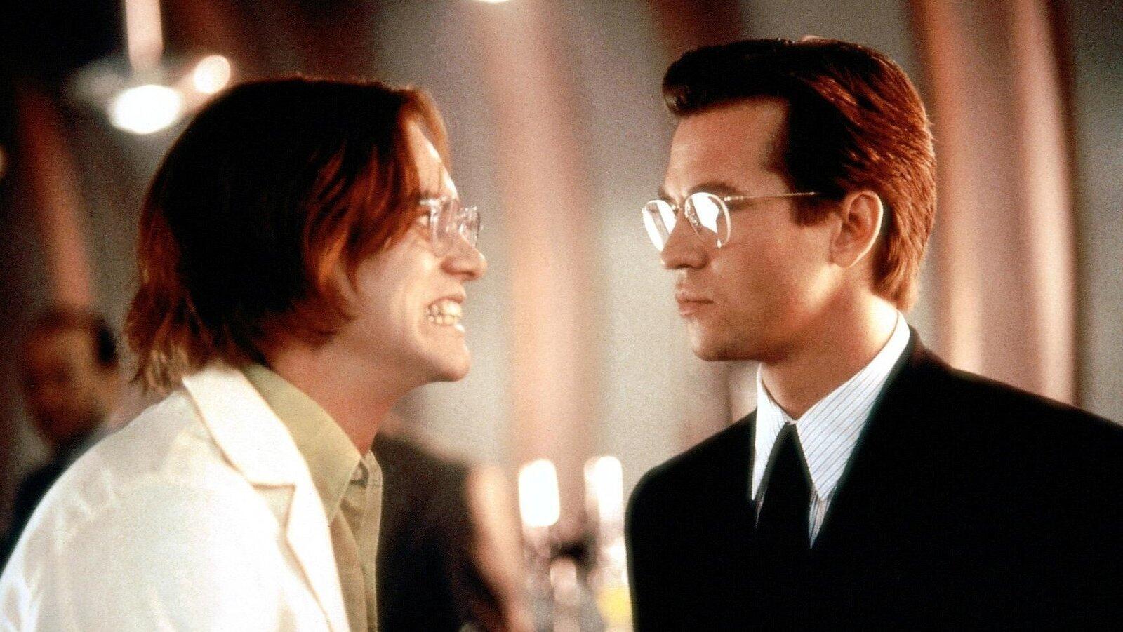 Jim Carrey würdigt seinen "Batman Forever"-Kollegen Val Kilmer | 1&1