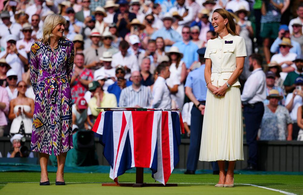 Bei Wimbledon: Prinzessin Kate mit Standing Ovations begrüßt | 1&1