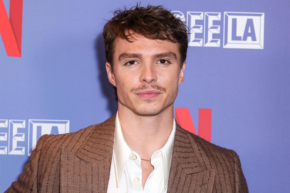 Nicholas Alexander Chavez | Steckbrief, Bilder und News | 1&1